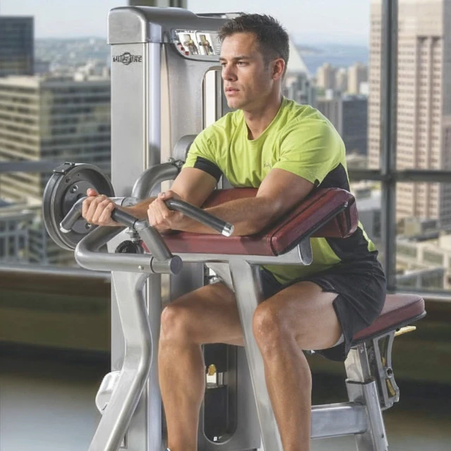 Low Row – TuffStuff Proformance Plus Commercial Row Machine